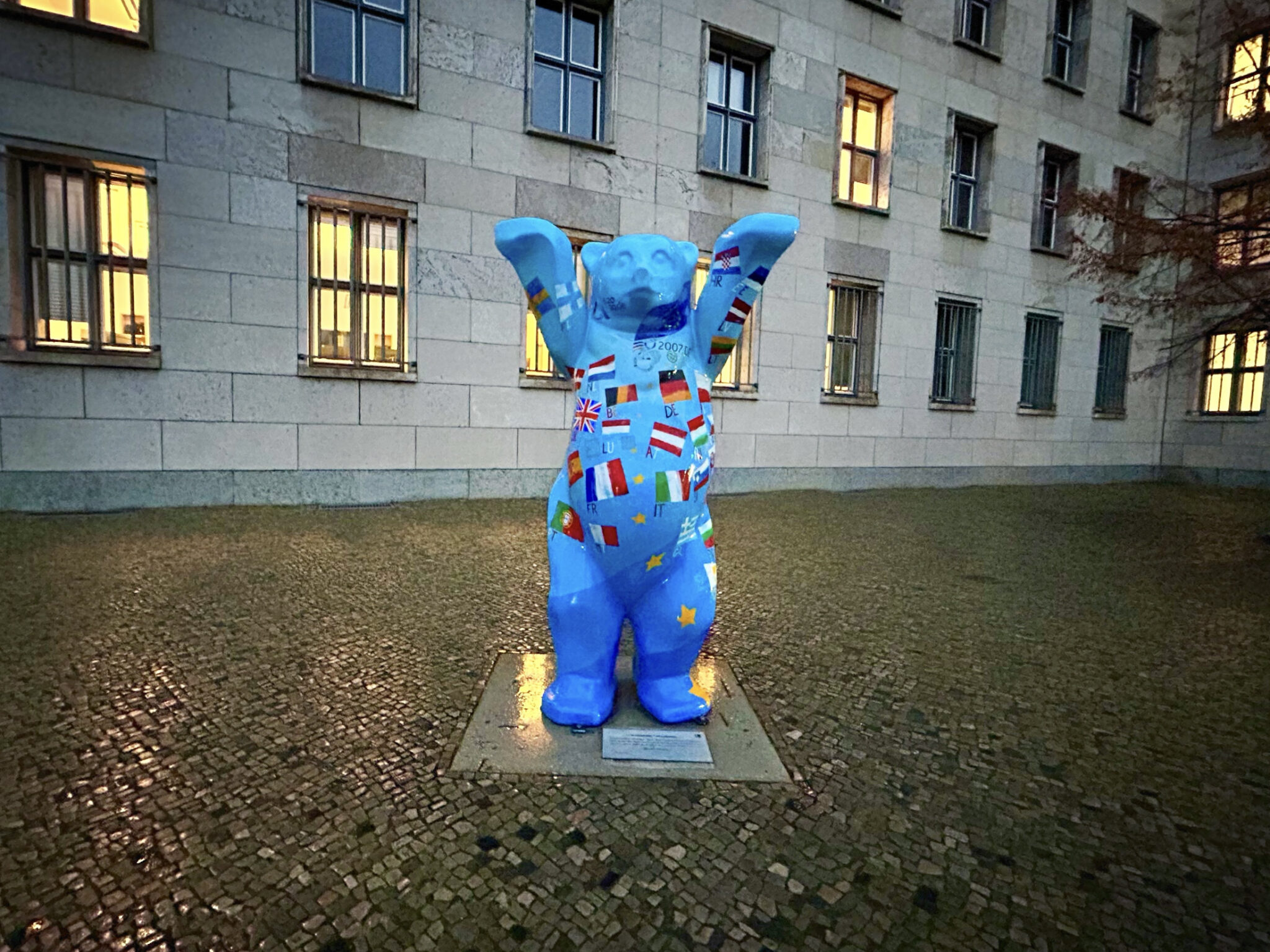 The Mystery of the Berlin Bear – The Bunker Girl's Guide to Berlin